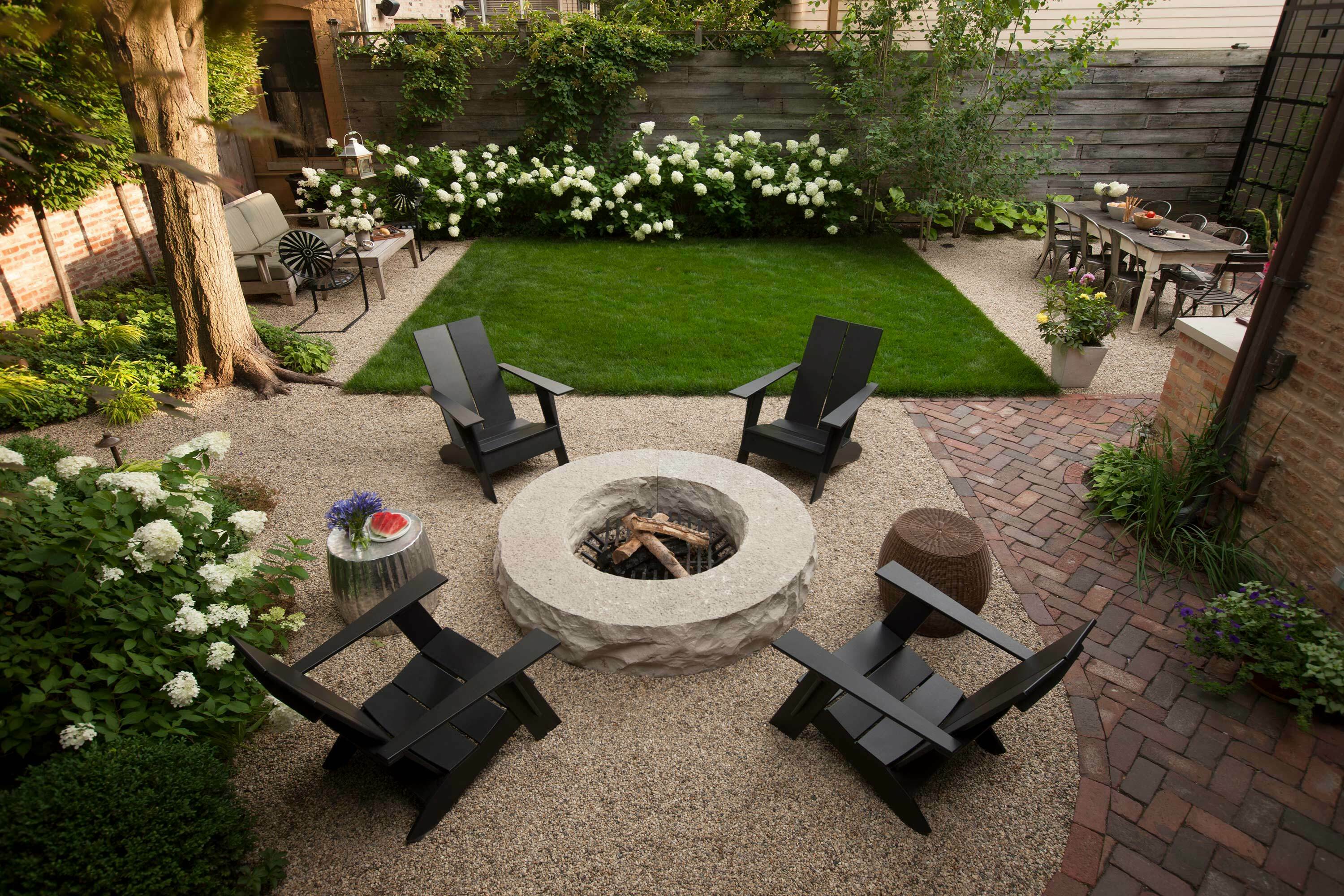 Hoerr Schaudt | Old Town Courtyard