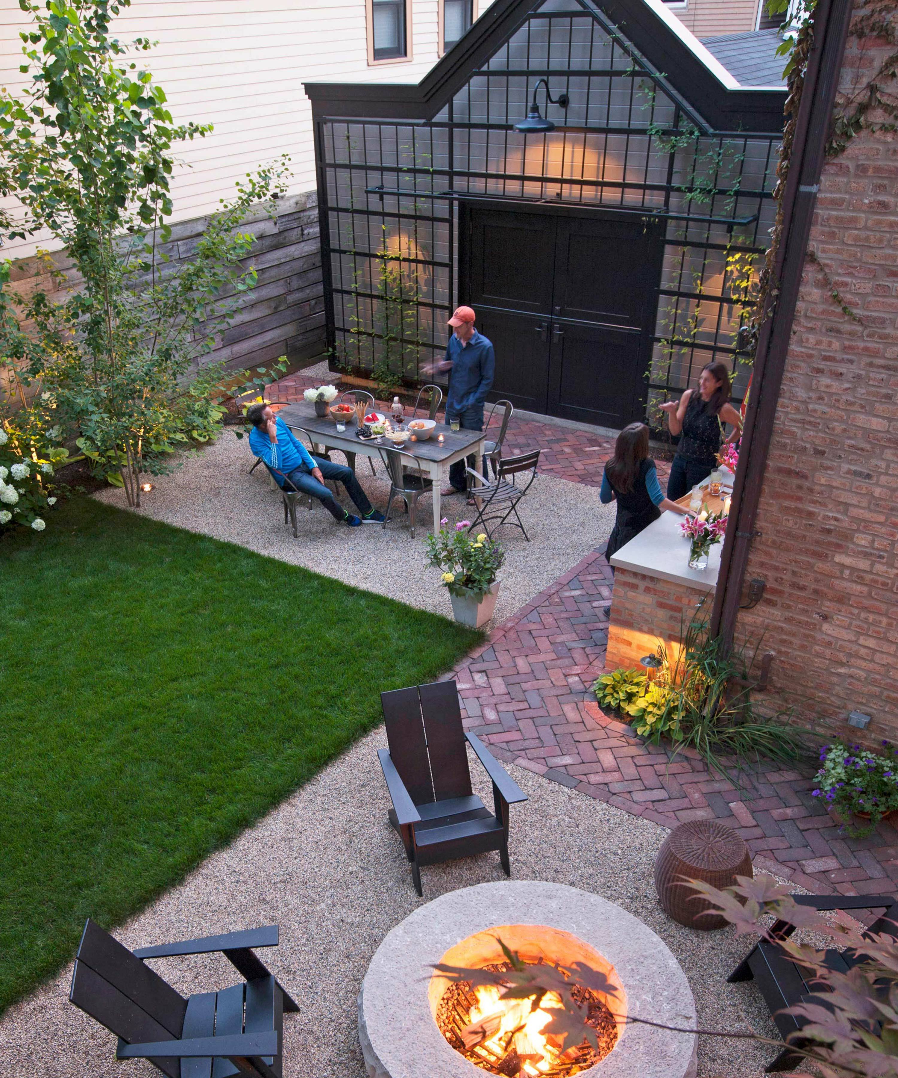 Hoerr Schaudt | Old Town Courtyard